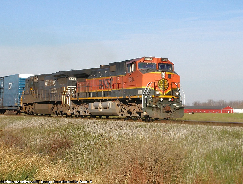 BNSF 1084 NS 197 3:13 pm